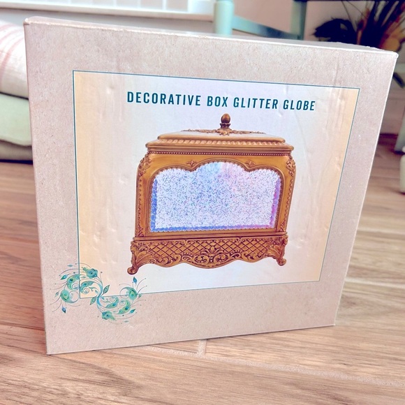 Cracker Barrel | Accents | Glitter Globe Gold Treasure Box | Poshmark